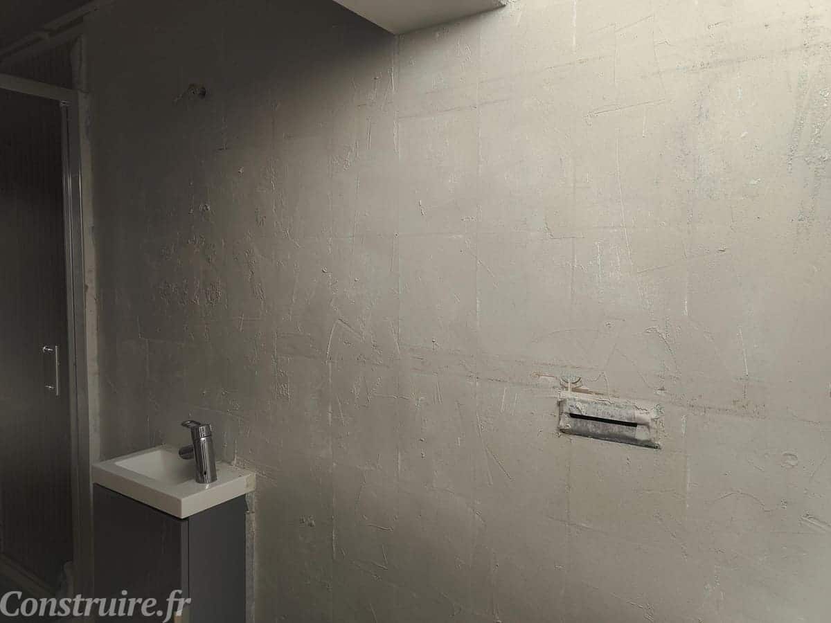 Béton ciré mural, une solution miracle ? Test Maison Etanche ...